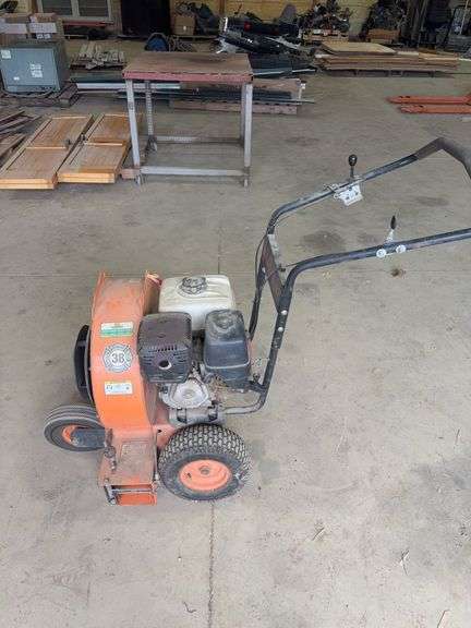 Scag giant vac extreme pro leaf blower - RES Auction Services