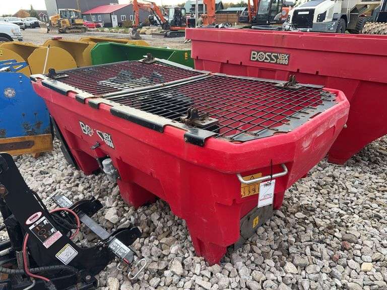 Boss VBX 8000 Hopper Spreader - RES Auction Services