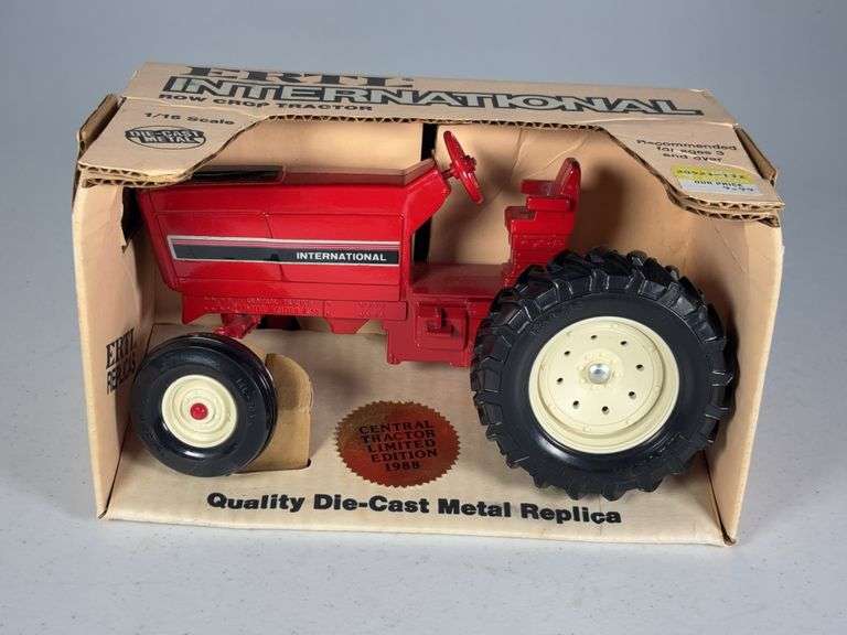 Ertl International row crop tractor 1/16 scale Central Tractor Limited ...