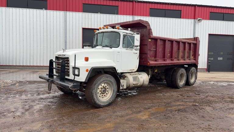 1997 Mack 600 Dump Truck - RES Auction Services