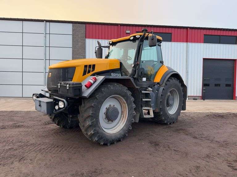 JCB 8250 4WD Tractor - RES Auction Services