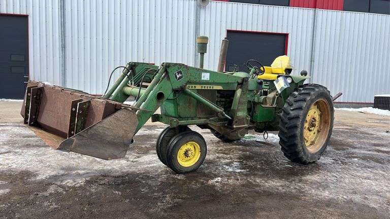 John Deere 2510 2WD Tractor - RES Auction Services