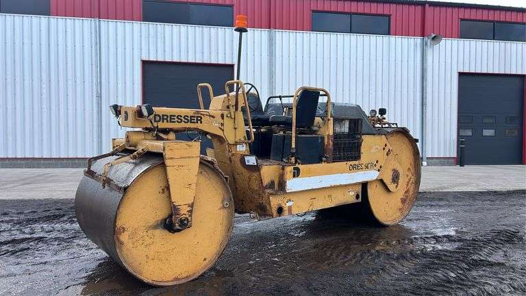 1989 Dresser 712 Static Roller - RES Auction Services
