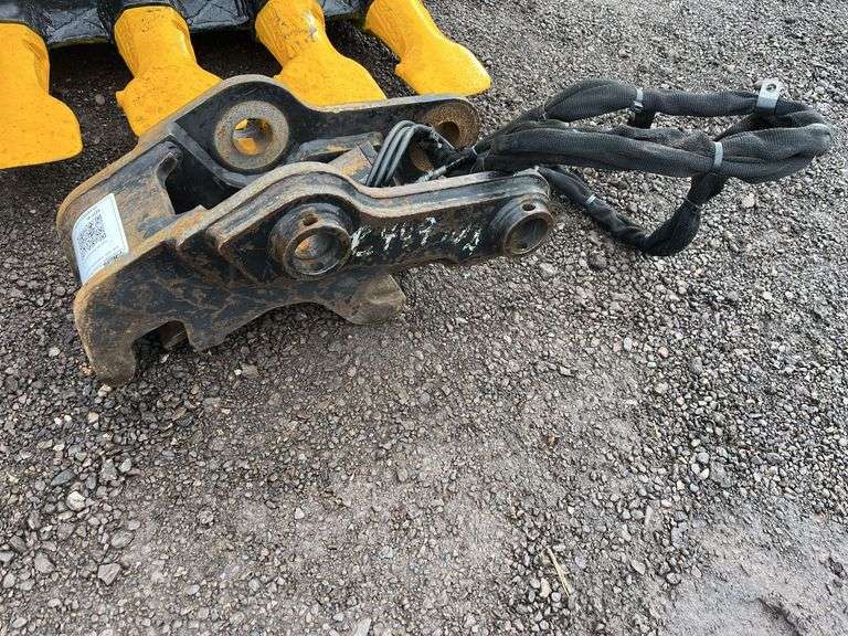 Cat 305 Hydraulic Quick Coupler - RES Auction Services
