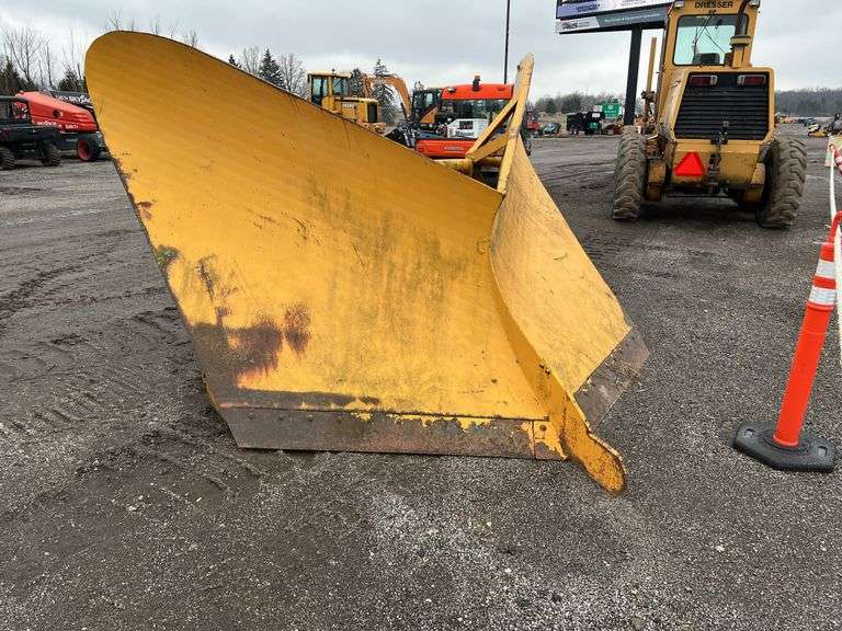 Road Grader V-Plow - RES Auction Services