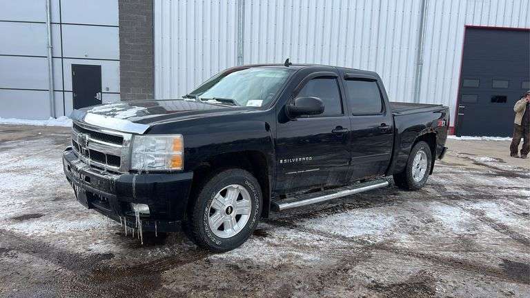 2009 Chevrolet Silverado Crew Cab Pickup - RES Auction Services