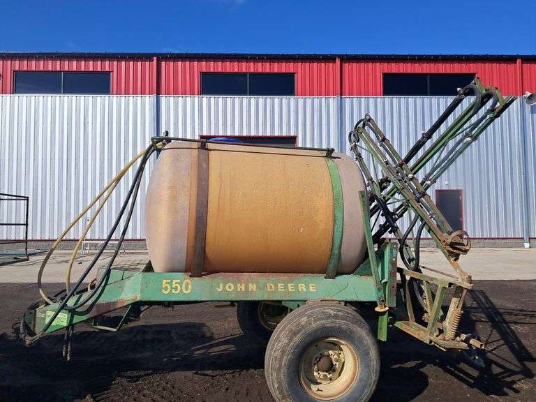 John Deere 550 Pull Type Sprayer - RES Auction Services