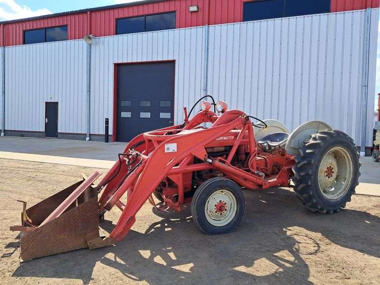 Ford Workmaster 601 Tractor - RES Auction Services