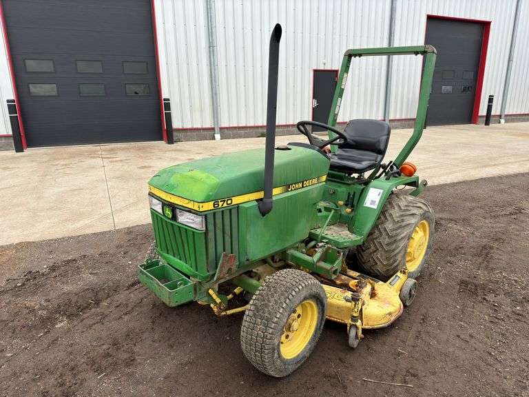 John Deere 670 2WD Tractor - RES Auction Services