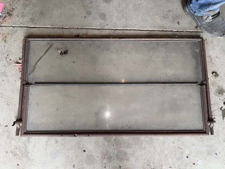 Model A Windshield - RES Auction Services
