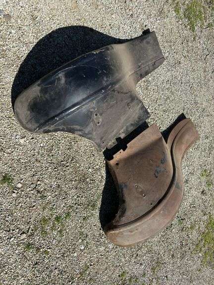 Model A Front Fenders - RES Auction Services