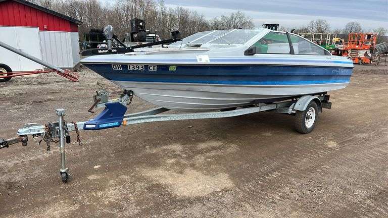 1989 Bayliner 1700 Carpi Power-Boat - RES Auction Services