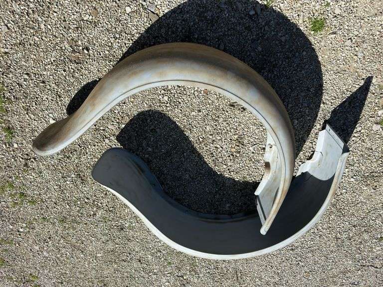 Model A Front Fender Set - RES Auction Services