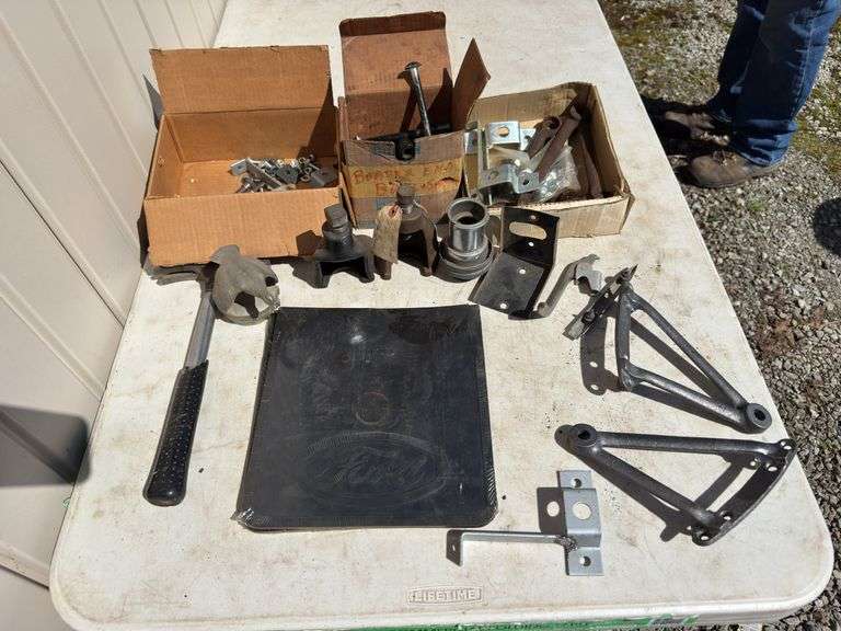 Assorted Model A parts - RES Auction Services