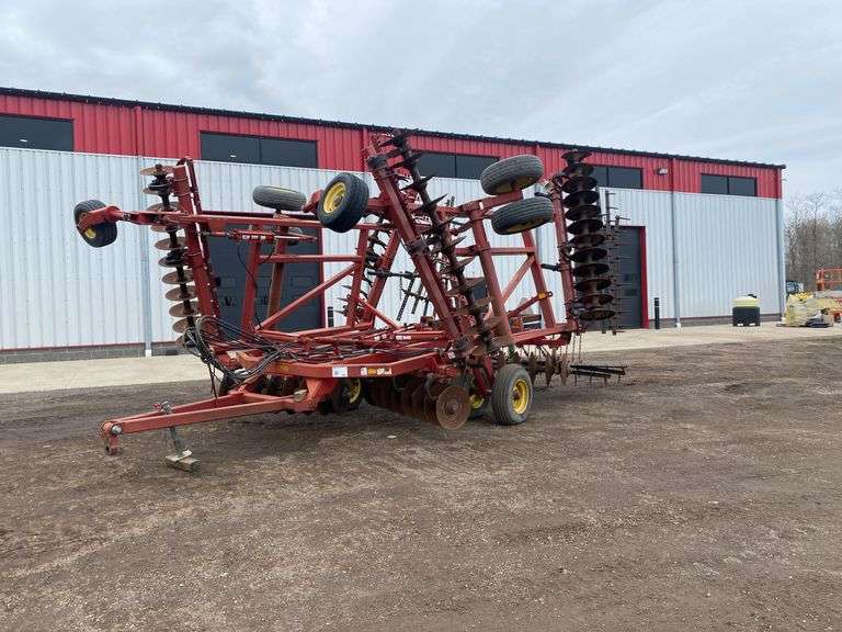 Sunflower 1232-27 Vertical Tillage Disc - RES Auction Services