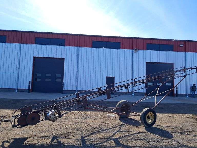New Holland 26' Skeleton Elevator - RES Auction Services