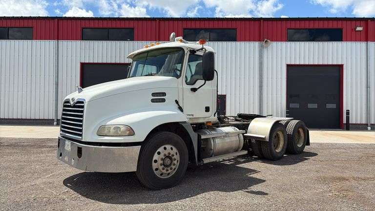 2006 Mack CXN613 Day Cab Semi Truck - RES Auction Services