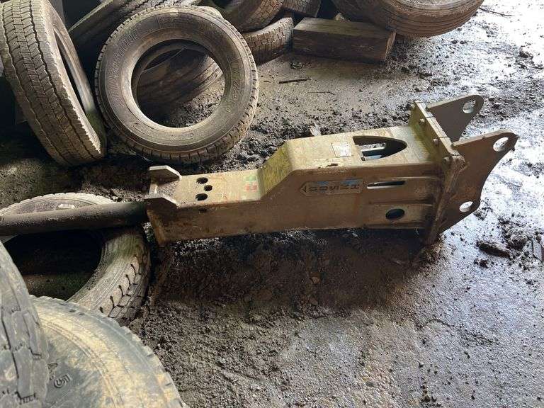 HM500 Hydraulic Hammer - RES Auction Services