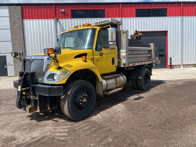2007 International 7000 Dump Truck - RES Auction Services