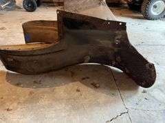 (2) Front Fenders - RES Auction Services