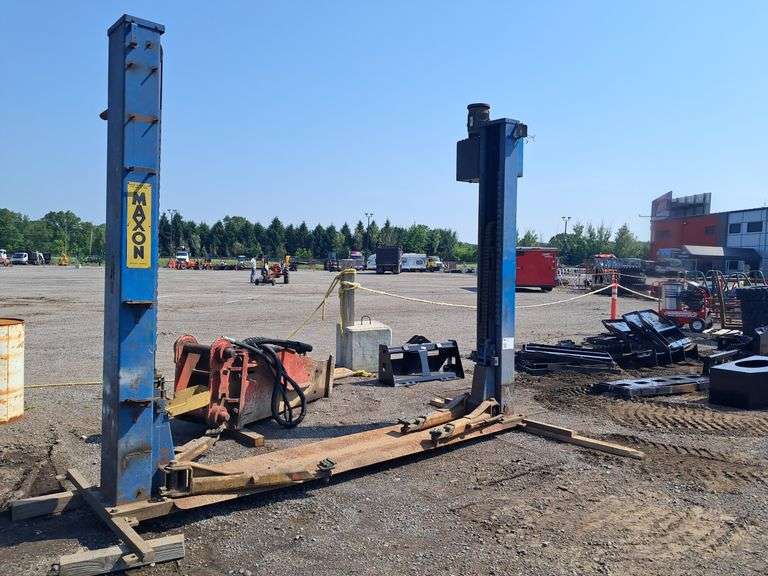 Maxon Car Lift - RES Auction Services