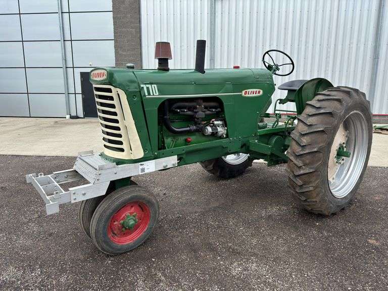 1959 Oliver 770 Antique Pulling Tractor - RES Auction Services