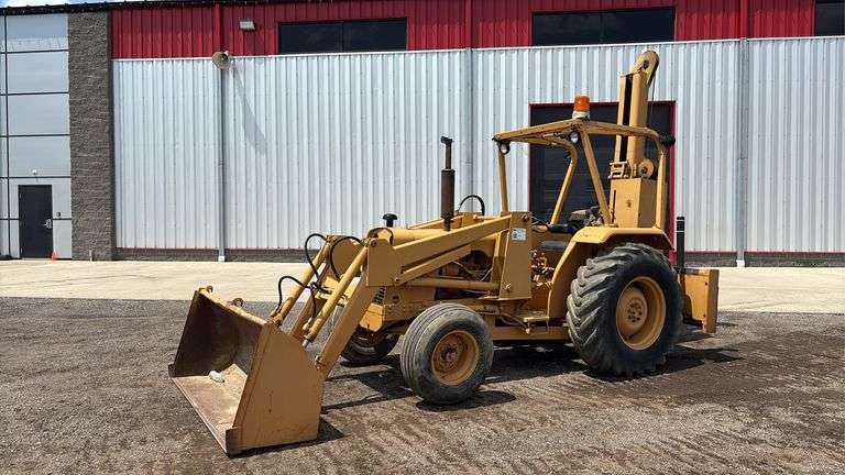 Case 380 Loader Tractor - RES Auction Services