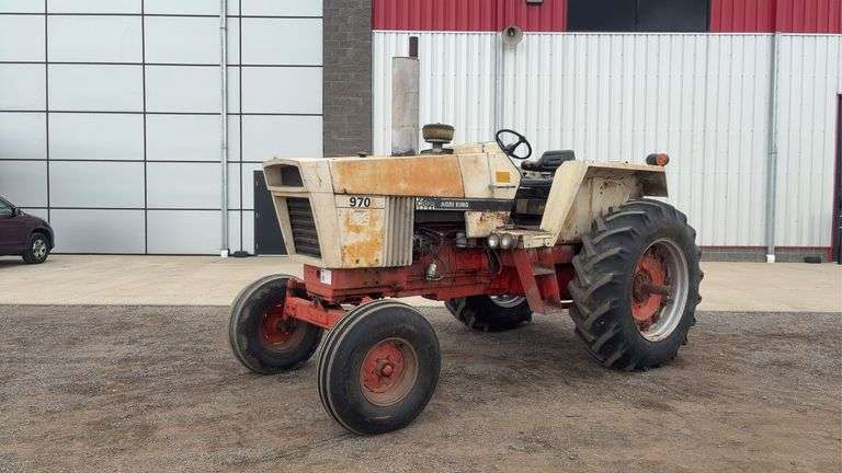 1977 Case 970 2WD Tractor - RES Auction Services