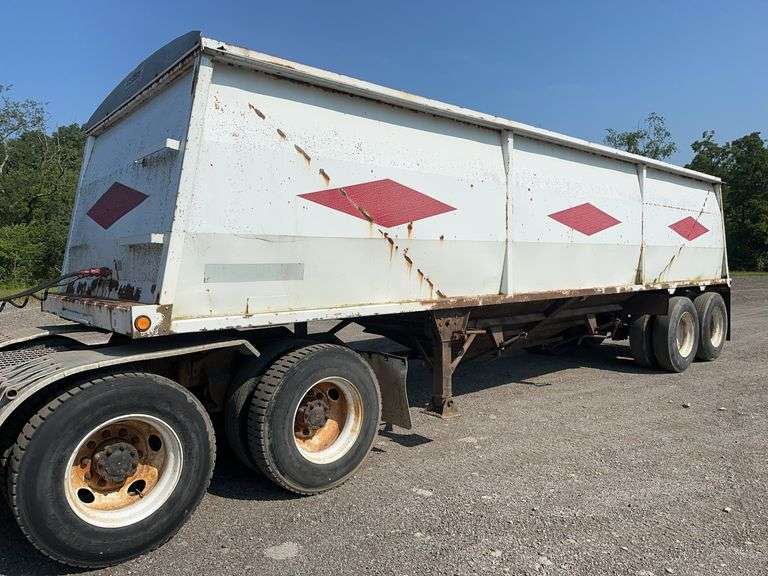 1995 Wheeler GH2 Hopper Bottom Trailer - RES Auction Services