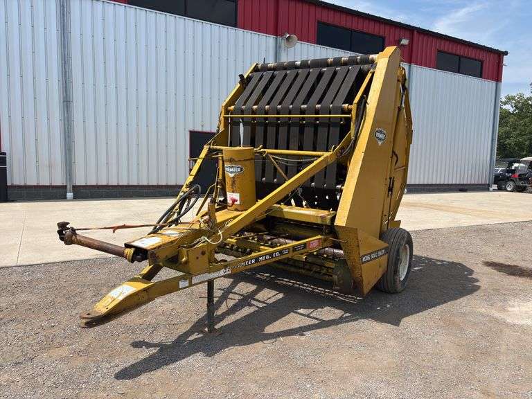 Vermeer 605C Round Baler - RES Auction Services
