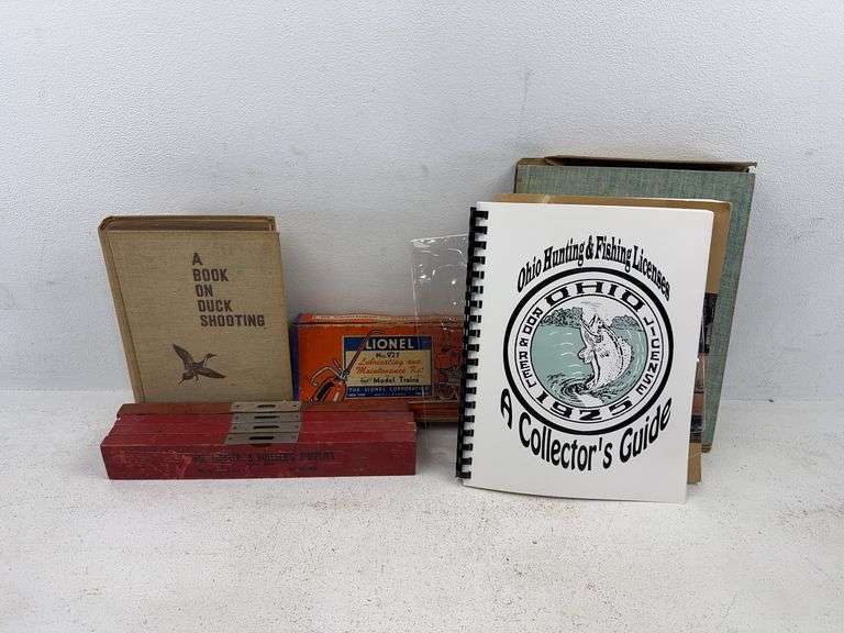 Vintage levels & Assorted Literature - RES Auction Services