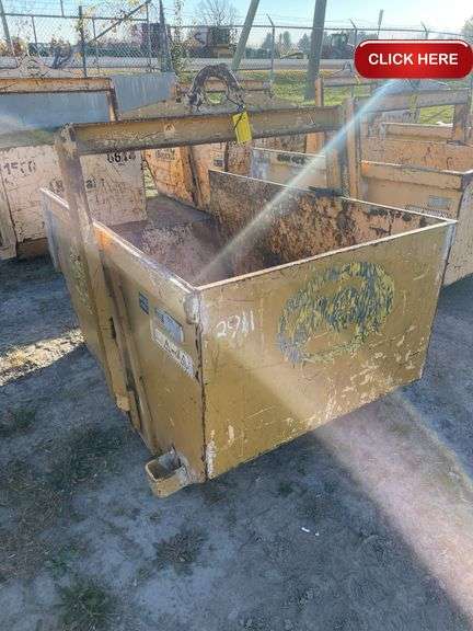 Craneable Self Dumping Bin - Rideau Auctions