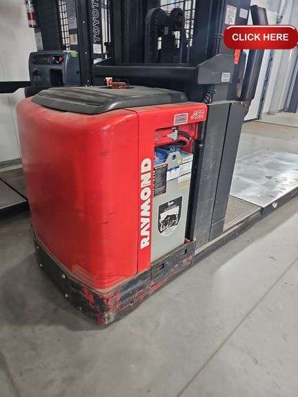 Raymond ACR stand on warehouse electric forklift - Rideau Auctions