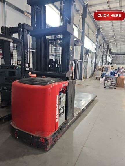 Raymond ACR stand on warehouse electric forklift - Rideau Auctions