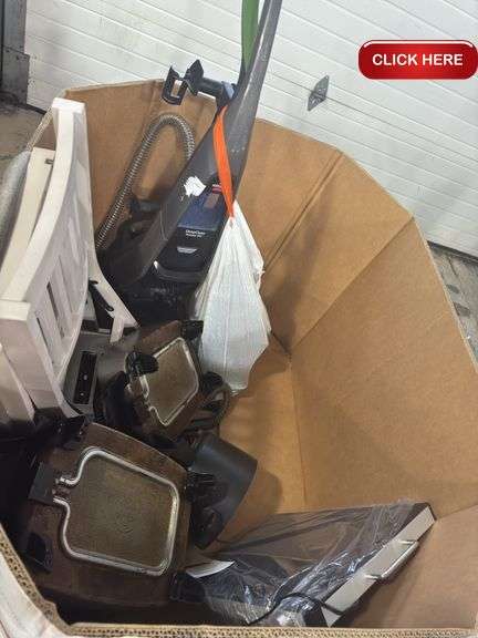 Mixed skid, broken, damage, missing piece - Rideau Auctions