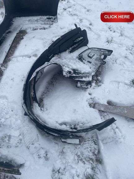 05-10 Honda Odyssey Front Wheel Well Covers - Rideau Auctions