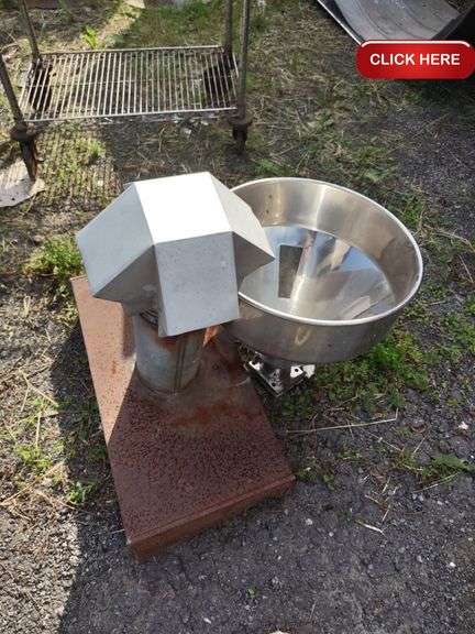 Chimney top / hopper - Rideau Auctions