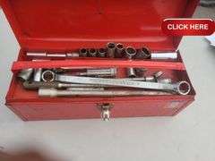 Red Mastercraft tool box and tools - Rideau Auctions