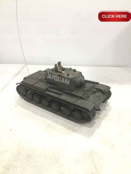 Soviet Red Army KV-1 Battle Tank, German Tiger & Russian T-72 Battle ...