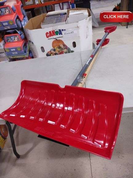 Grant 26" snow shovel and scraper - Rideau Auctions