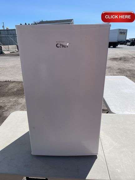 Master Chef Mini Fridge - Rideau Auctions