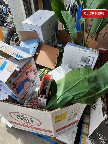 Mixed skid of broken items, damaged, missing pieces - Rideau Auctions