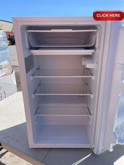 Master Chef Mini Fridge - Rideau Auctions
