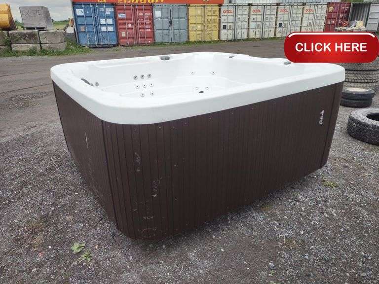 Aquaterra spas 6 - person hot tub - Rideau Auctions