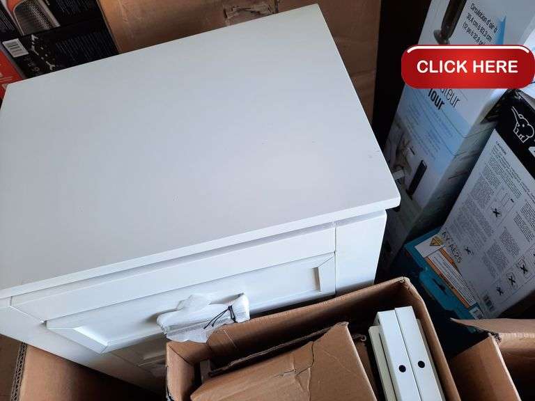 Mixed skid of broken items, damaged, missing pieces - Rideau Auctions