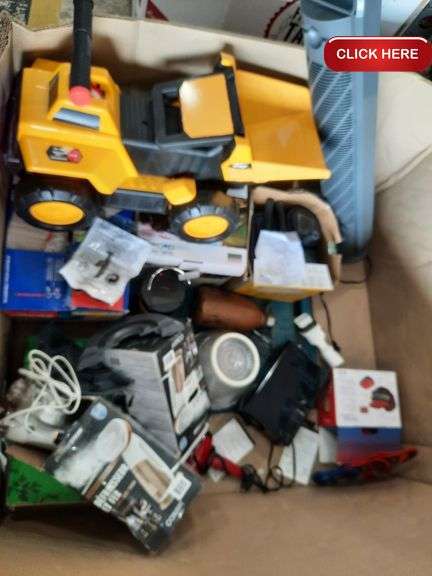 Mixed skid of broken items, damaged, missing pieces - Rideau Auctions