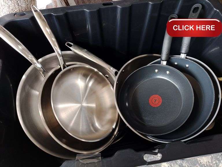 Mixed lot of pots and pans - Rideau Auctions