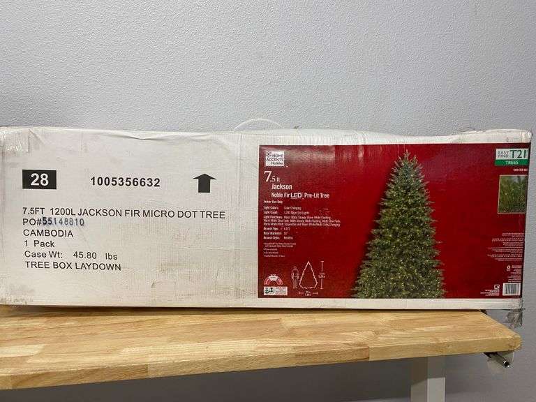 Home Accents 7.5' Jackson Noble Fir Pre-Lit Tree, Like New - Rio Grande ...