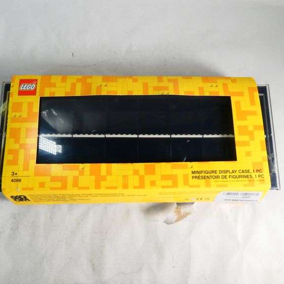 LEGO Minifigure Display Case - Rio Grande Trade