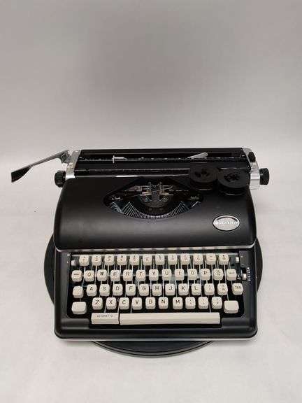 Maplefield Vintage Typewriter - Rio Grande Trade